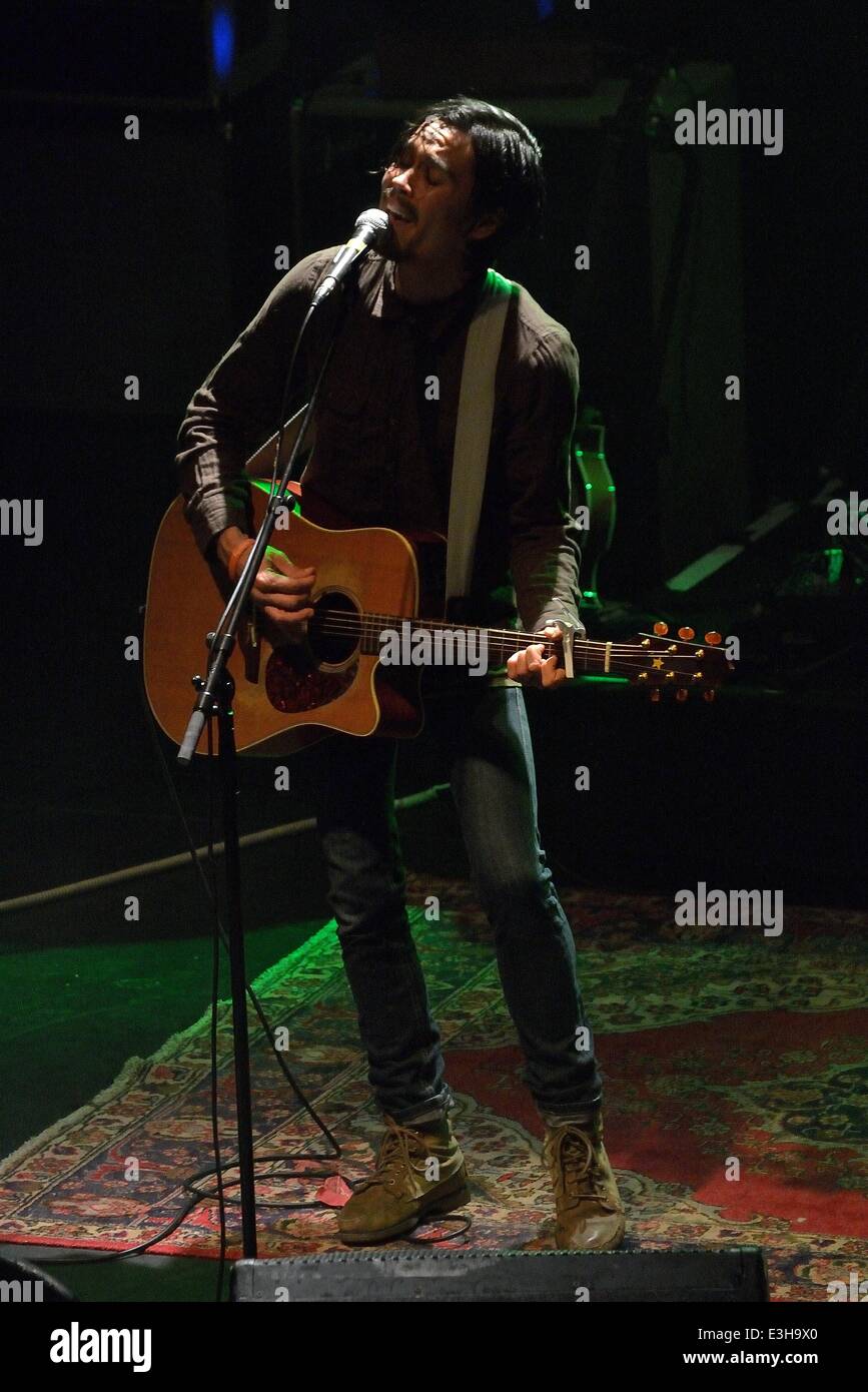 Americain Band from Utah Joshua James supporting The Temperance ...