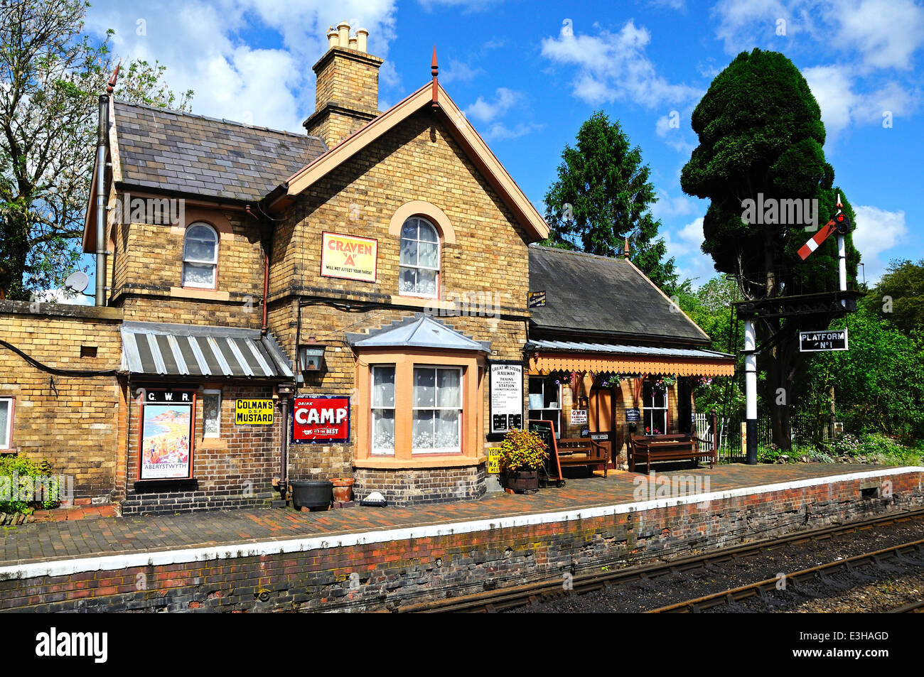 Great Western railway station building and platform, Hampton Loade ...