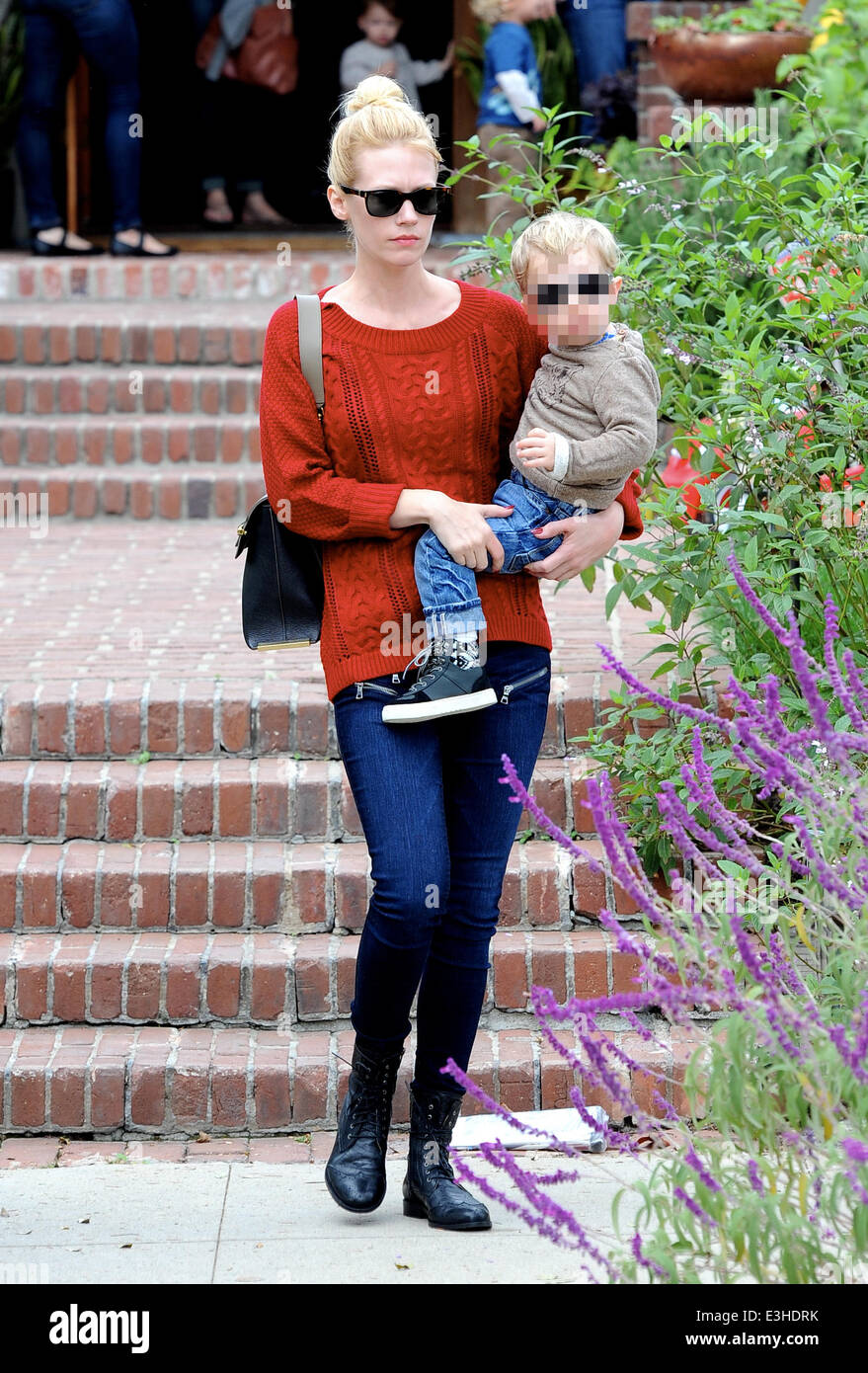 X Men star January Jones takes her son Xander to his baby class in Los ...