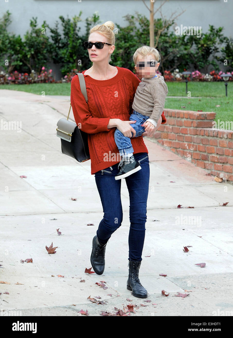 X Men star January Jones takes her son Xander to his baby class in Los ...