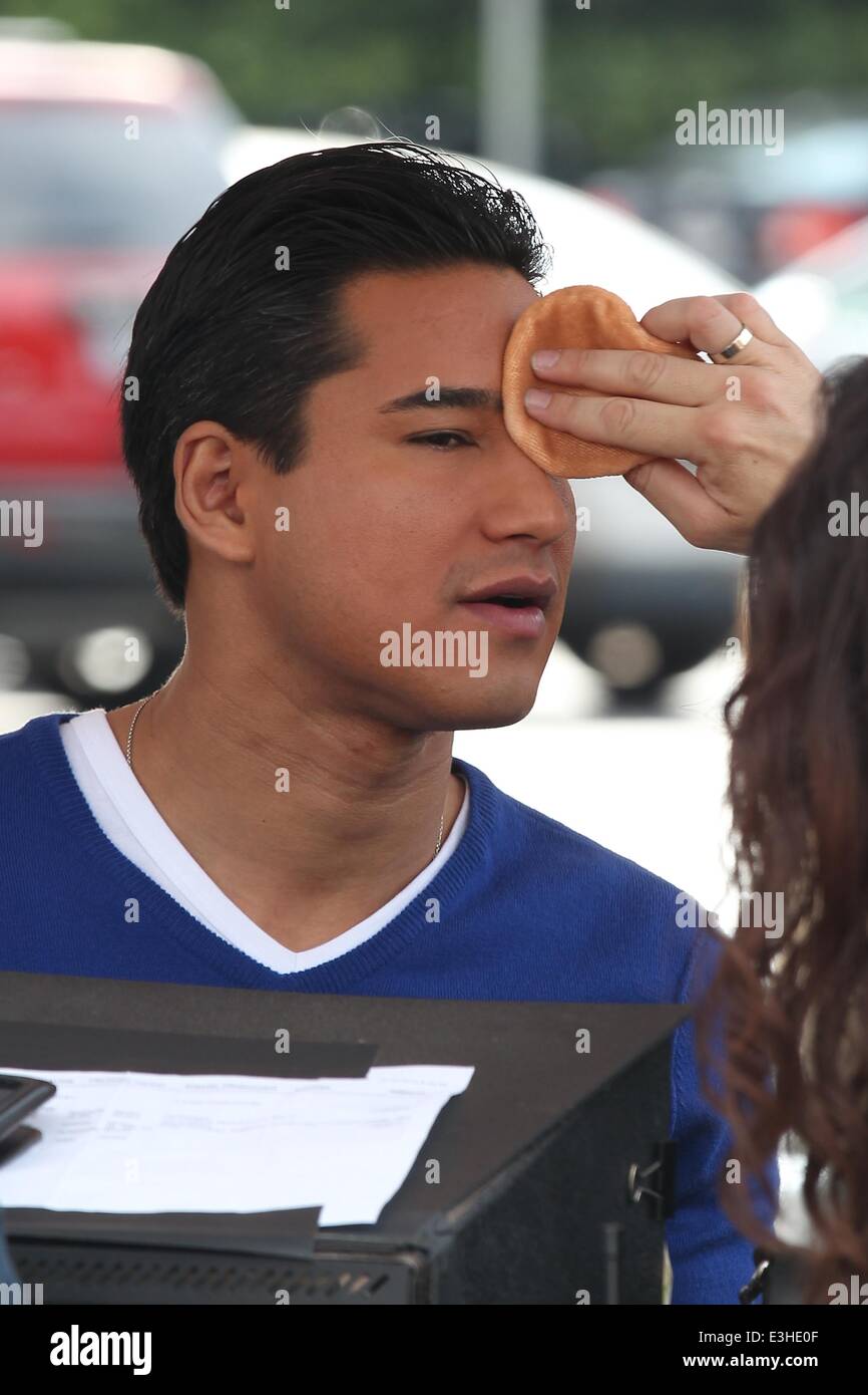 Jason Statham filming Extra with Mario Lopez at Universal City Walk ...
