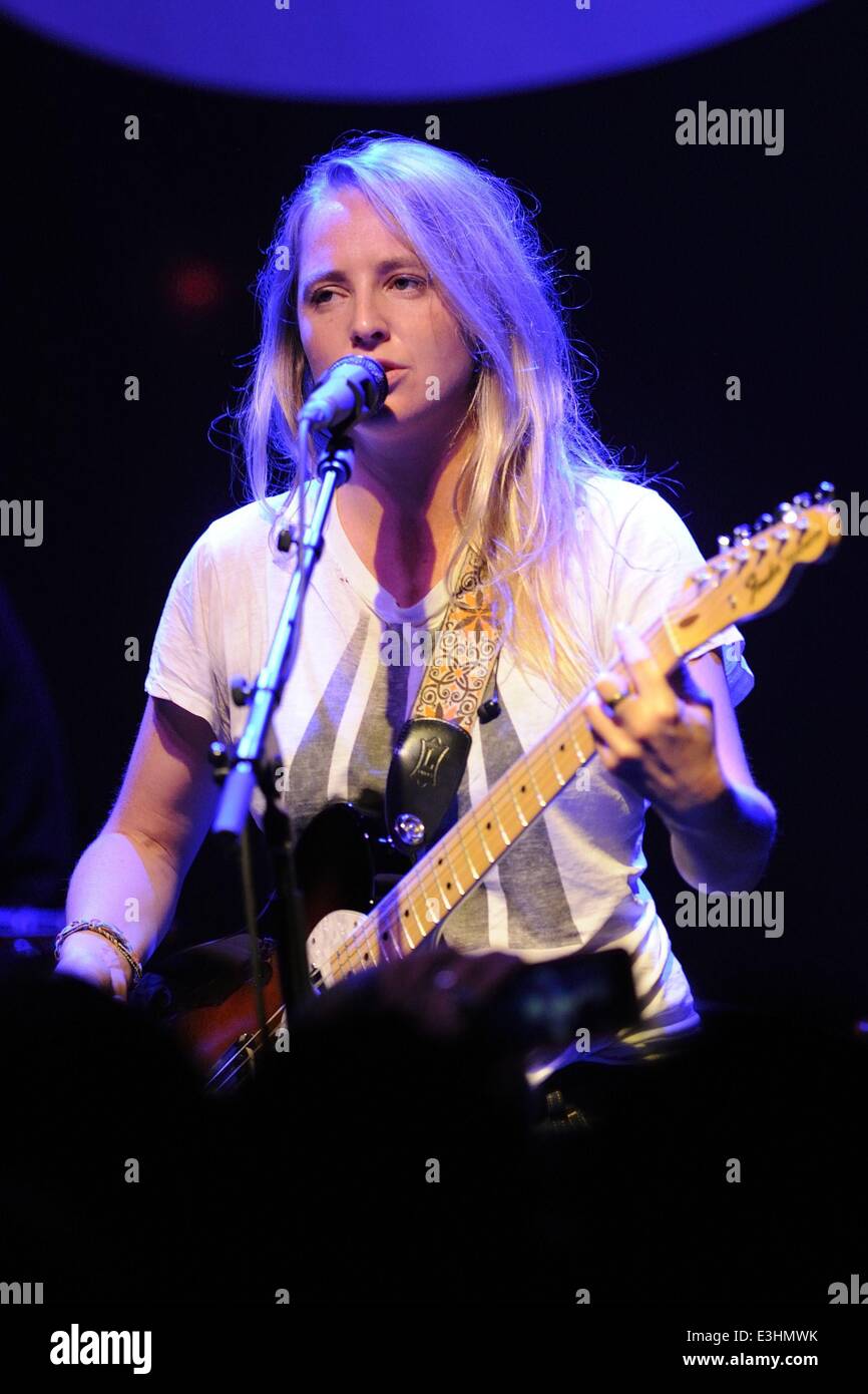 Lissie, aka, Elisabeth Corrin Maurus, performing at Adelaide Music Hall ...