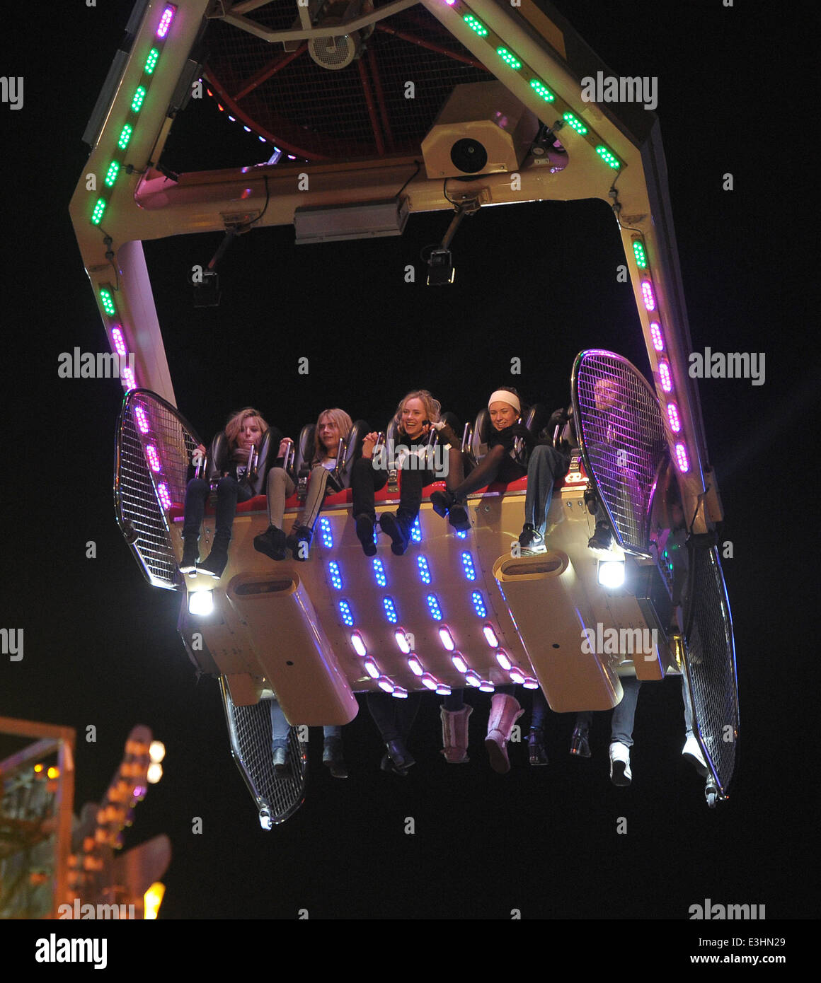 Cara Delevingne, Georgia May Jagger and Suki Waterhouse enjoy an ...