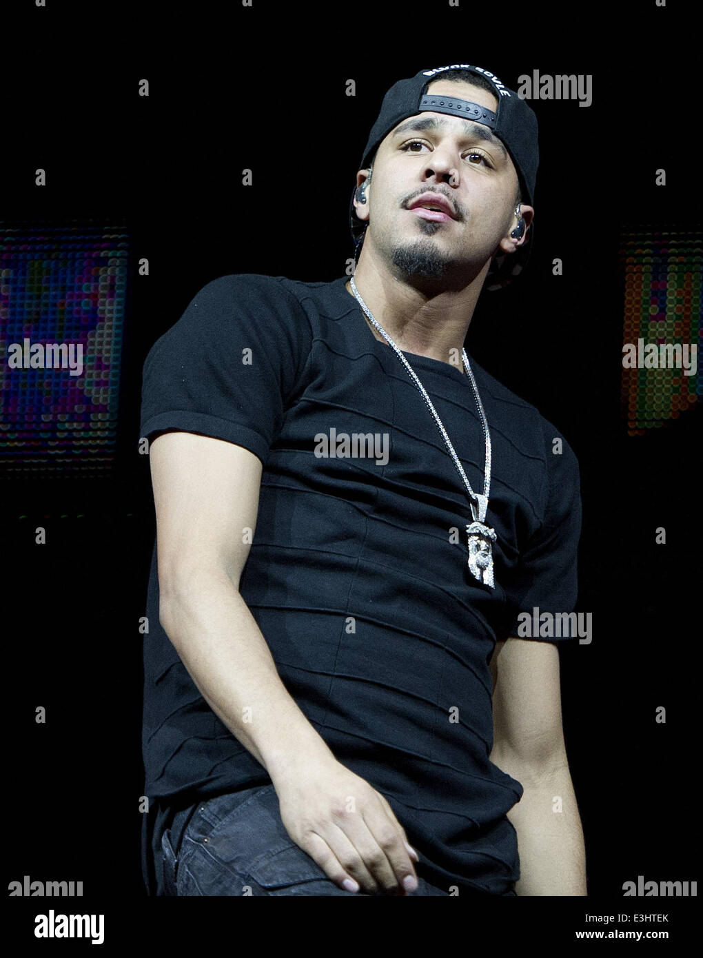 J. Cole performs to a sold-out crowd at Heineken Music Hall Featuring ...