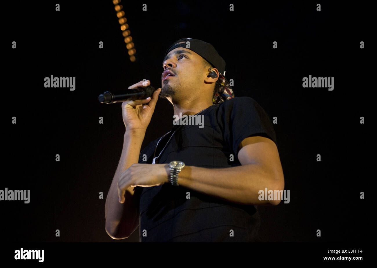 J. Cole performs to a sold-out crowd at Heineken Music Hall Featuring ...