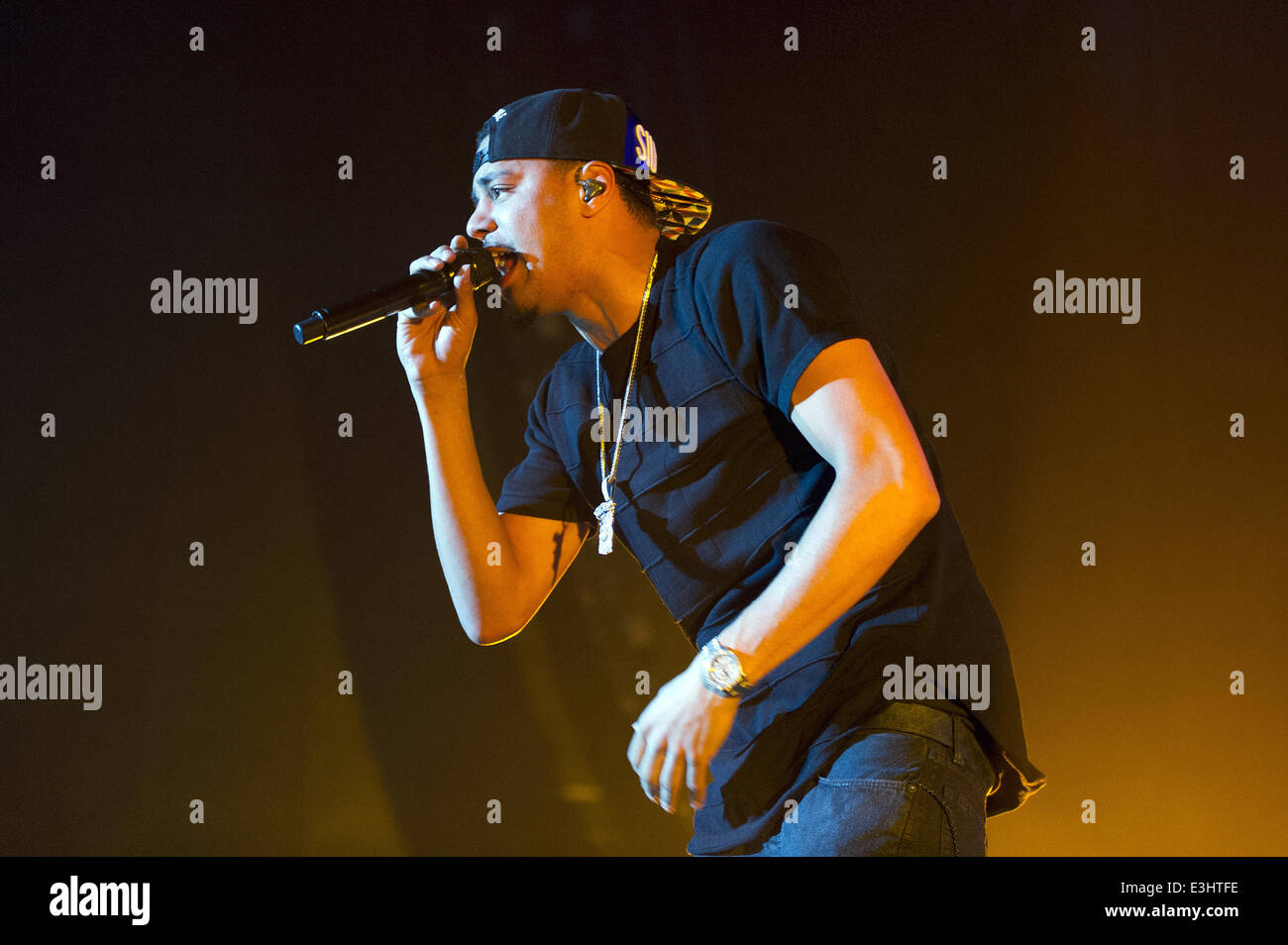 J. Cole performs to a sold-out crowd at Heineken Music Hall Featuring ...