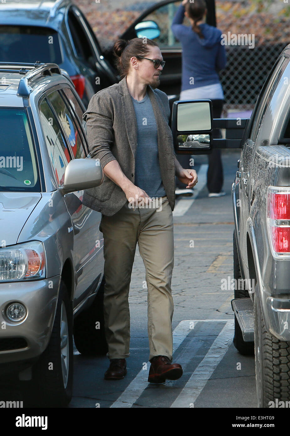 Shameless Actor Steve Howey picks up Son William Wolf from pre-school ...