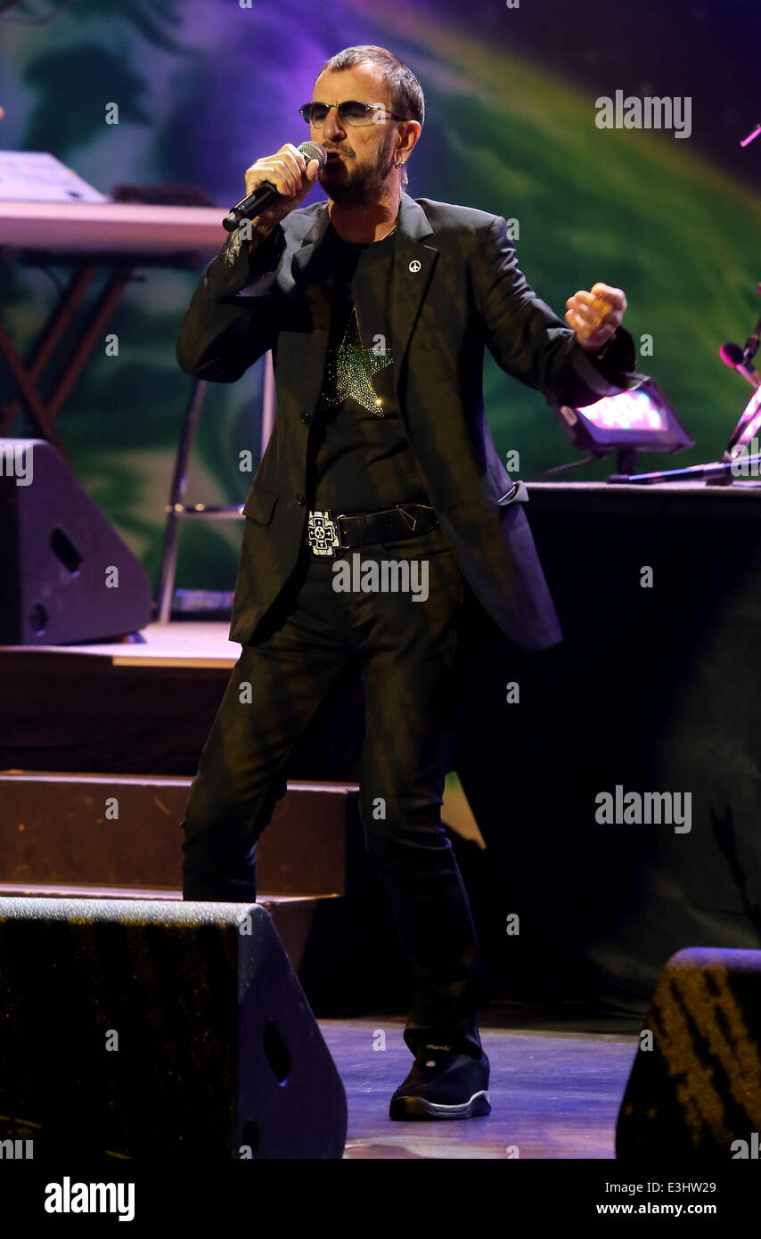 Ringo Starr and His All Starr Band Perform Only U.S. Dates on Fall Tour ...