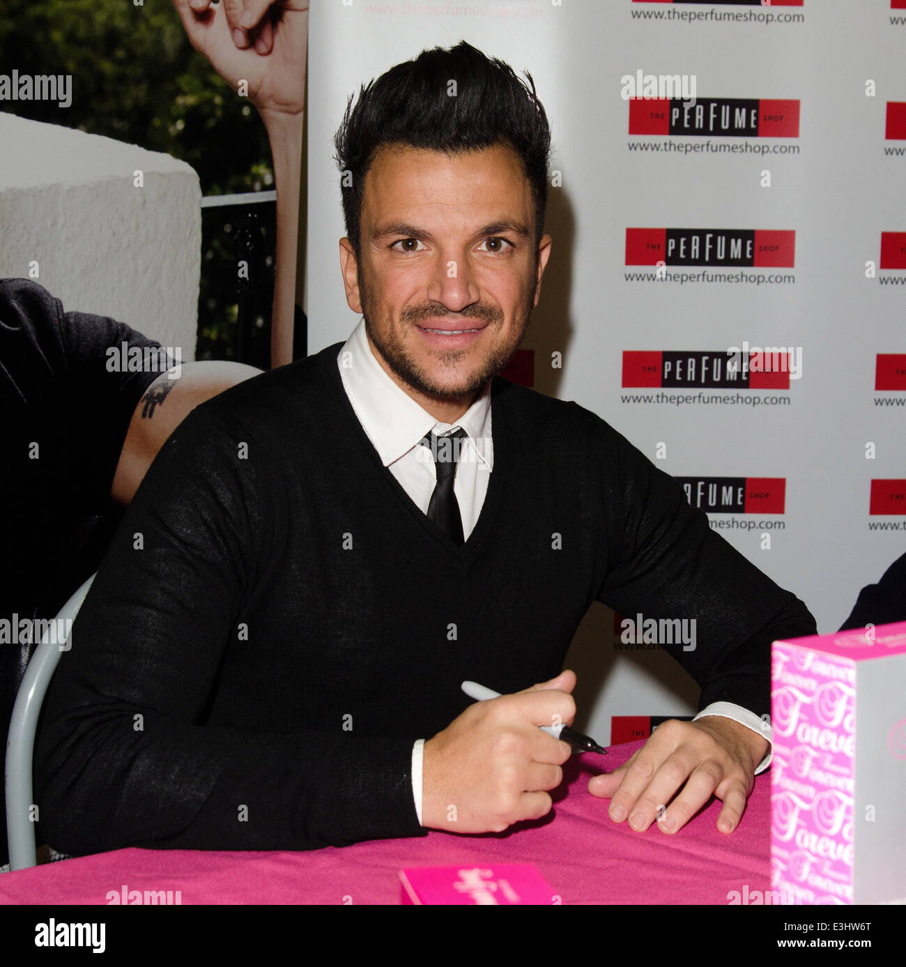 Peter Andre attends a perfume signing for his two fragrances 'Forever ...