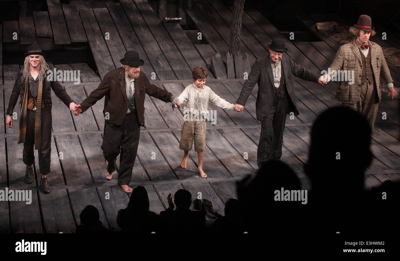 Opening Night Curtain Call for Broadway's Waiting For Godot at the Cort ...
