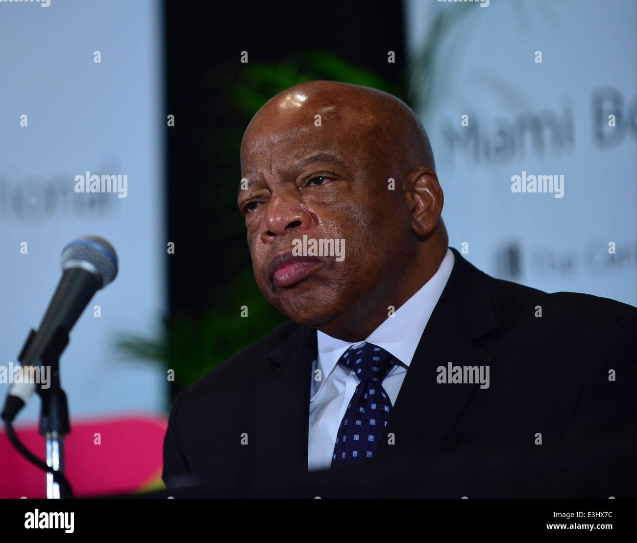 Congressman john lewis book hi-res stock photography and images - Alamy