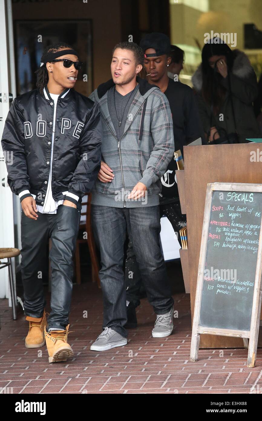 Kylie Jenner and her friends have lunch at Fred Segal. Kylie appears a ... Kylie Jenner and her friends have lunch at Fred Segal. Kylie appears a ...