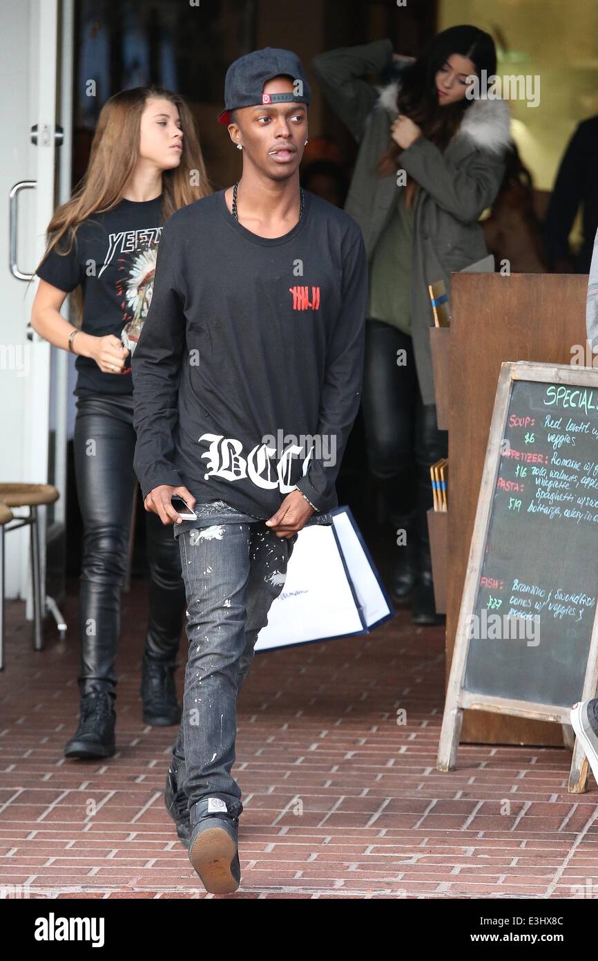 Kylie Jenner and her friends have lunch at Fred Segal. Kylie appears a ... Kylie Jenner and her friends have lunch at Fred Segal. Kylie appears a ...