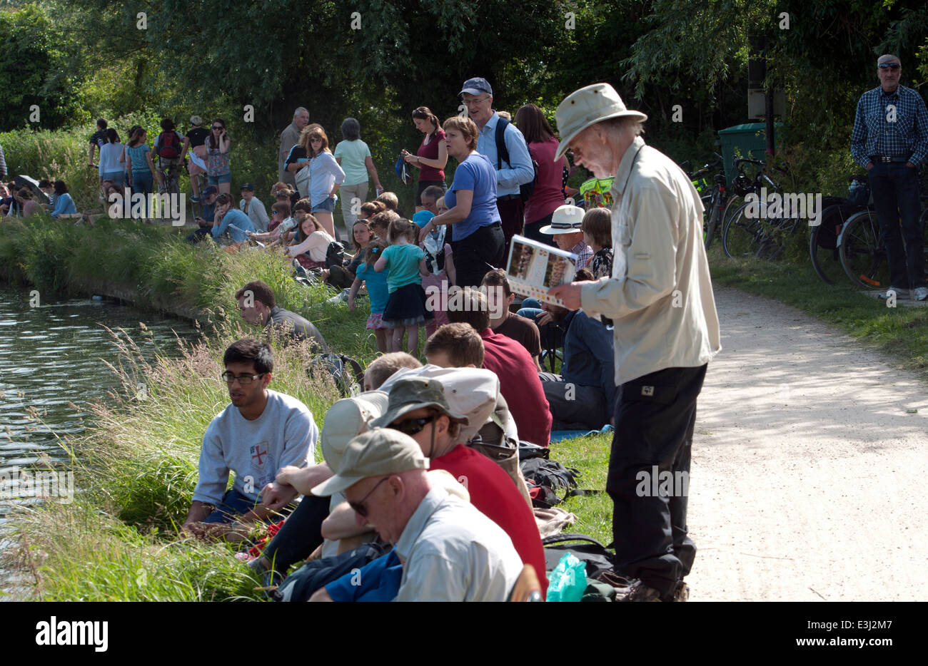 Cambridge May Bumps, spectators by the River Cam at Grassy Corner Stock ...