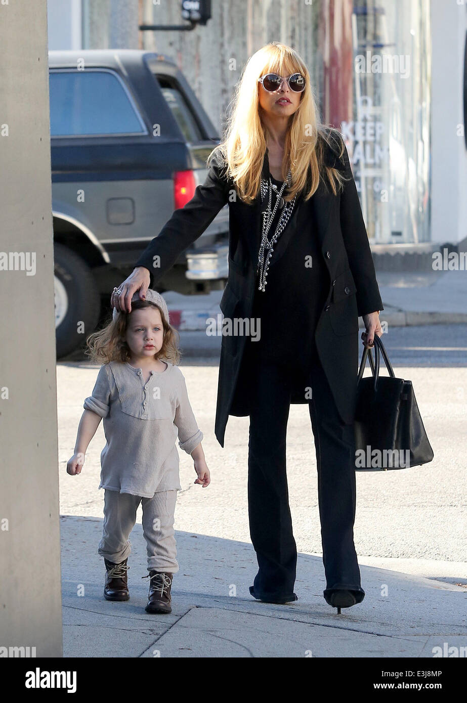 Pregnant Rachel Zoe walking in Beverly Hills with her husband Rodger ...