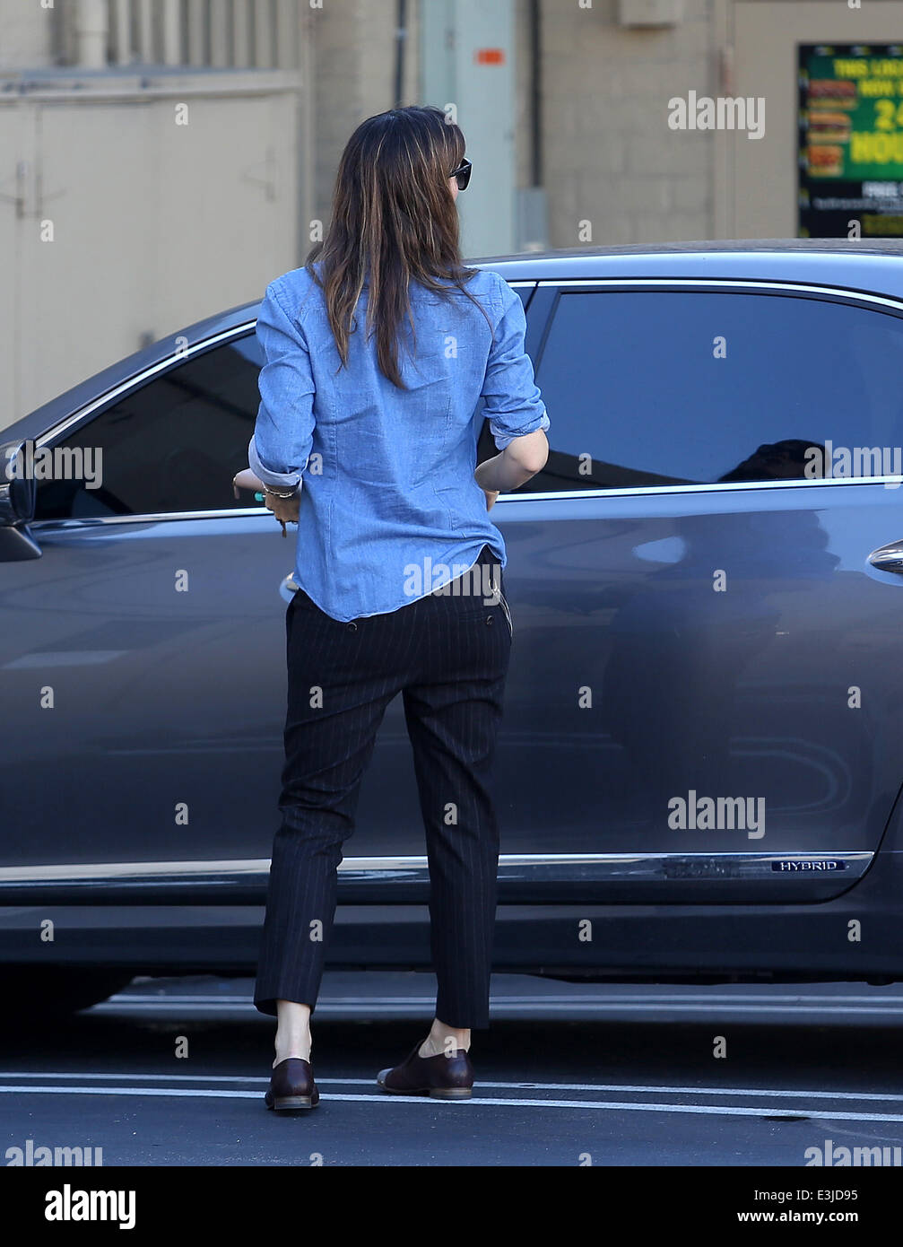 Jennifer Garner takes daughter Violet to Krispy Kreme Doughnuts in ...