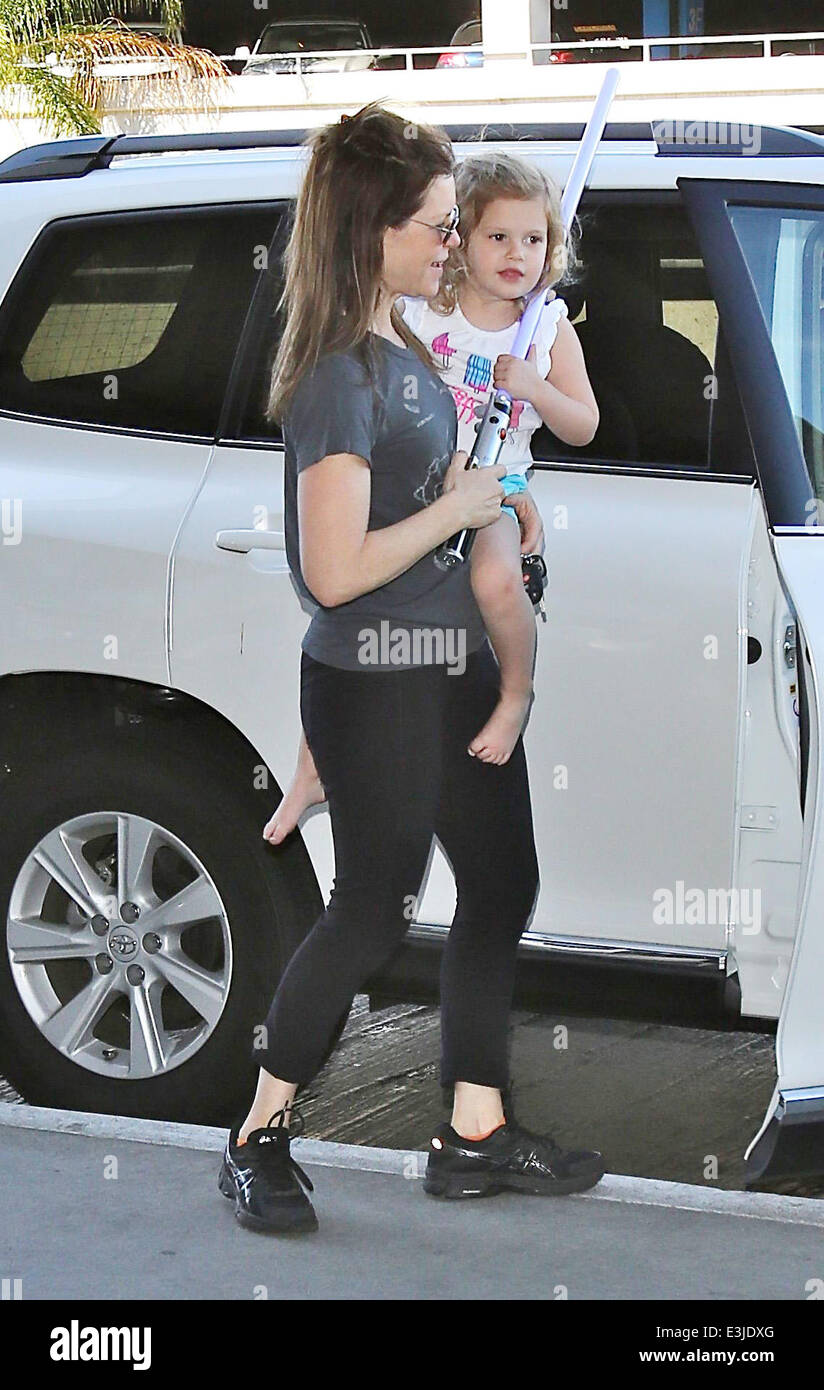 Singer Lisa Loeb drops off a friend at LAX airport with her son and ...