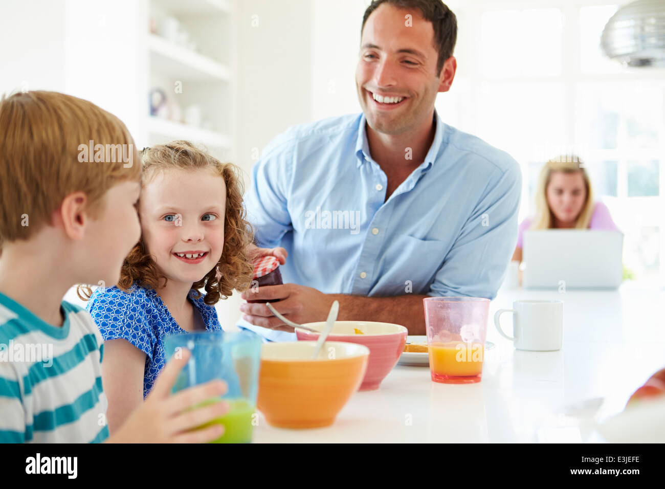 Woman together in the kitchen hi-res stock photography and images - Alamy