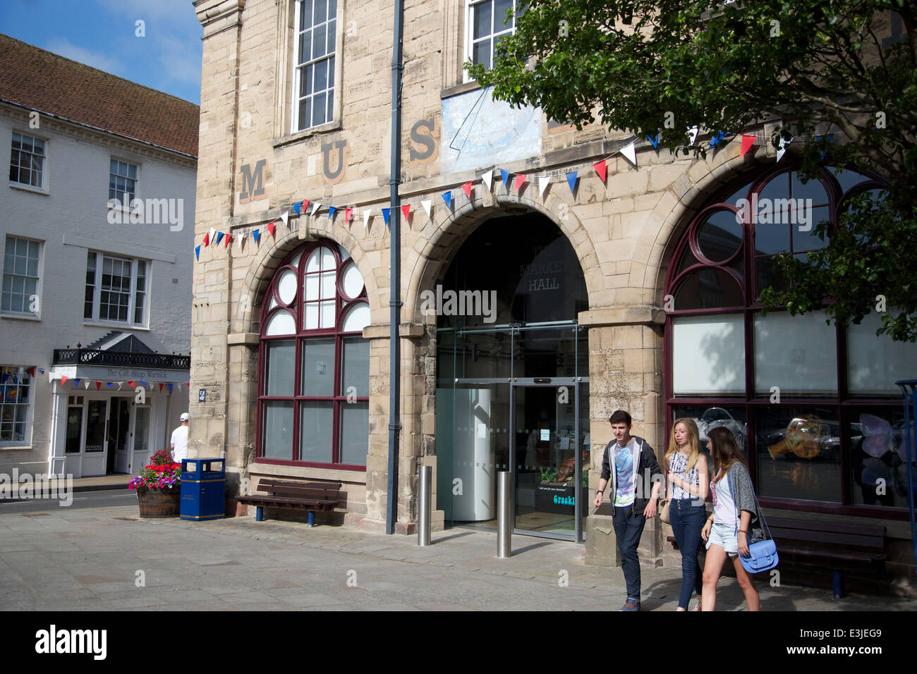 Market Place Museum in Market Square, Warwick Stock Photo - Alamy