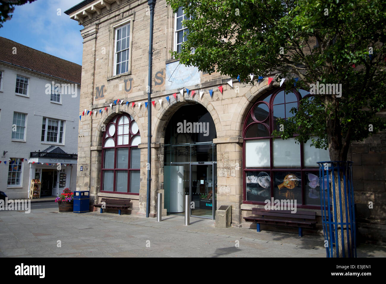 Market Place Museum in Market Square, Warwick Stock Photo - Alamy