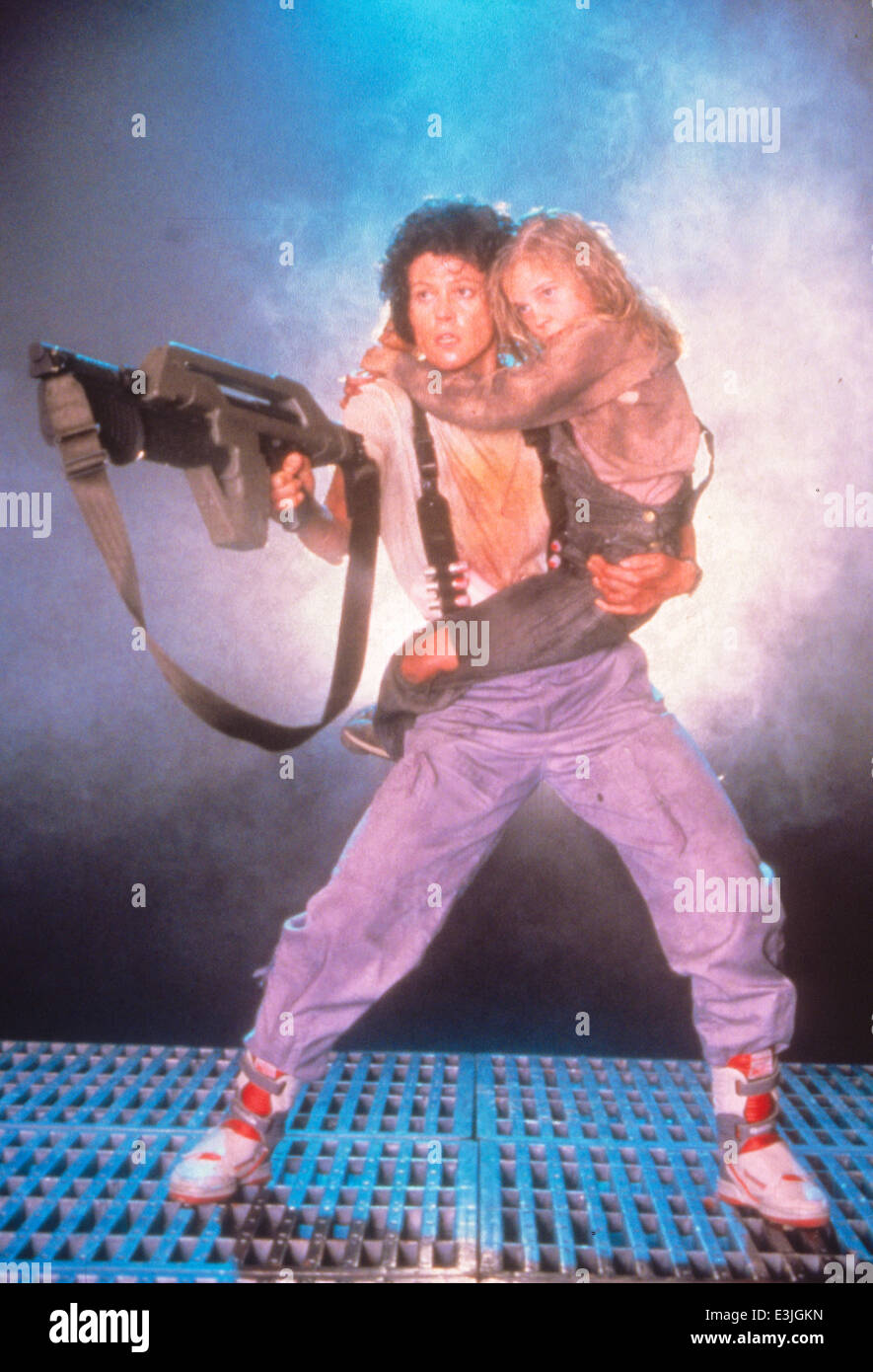Aliens 1986 sigourney weaver hi-res stock photography and images - Alamy
