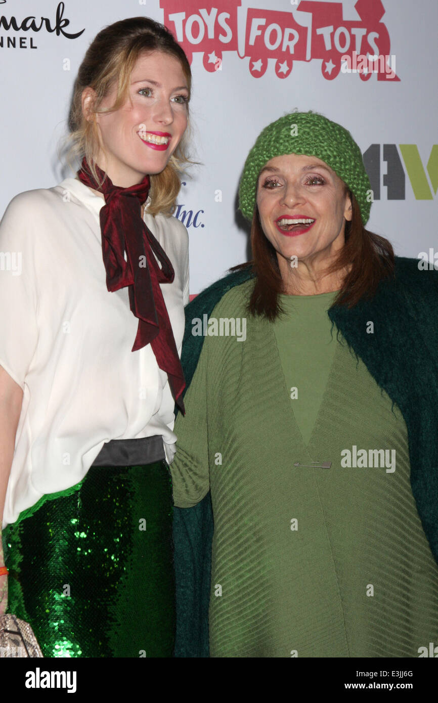 Valerie harper and cristina cacciotti hi-res stock photography and ...