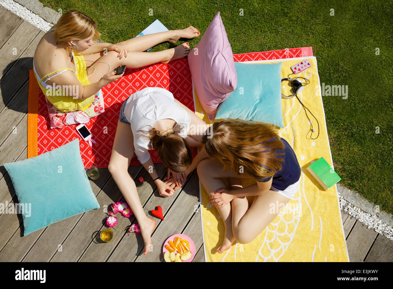 Teenage Home Outside High Resolution Stock Photography and Images - Alamy