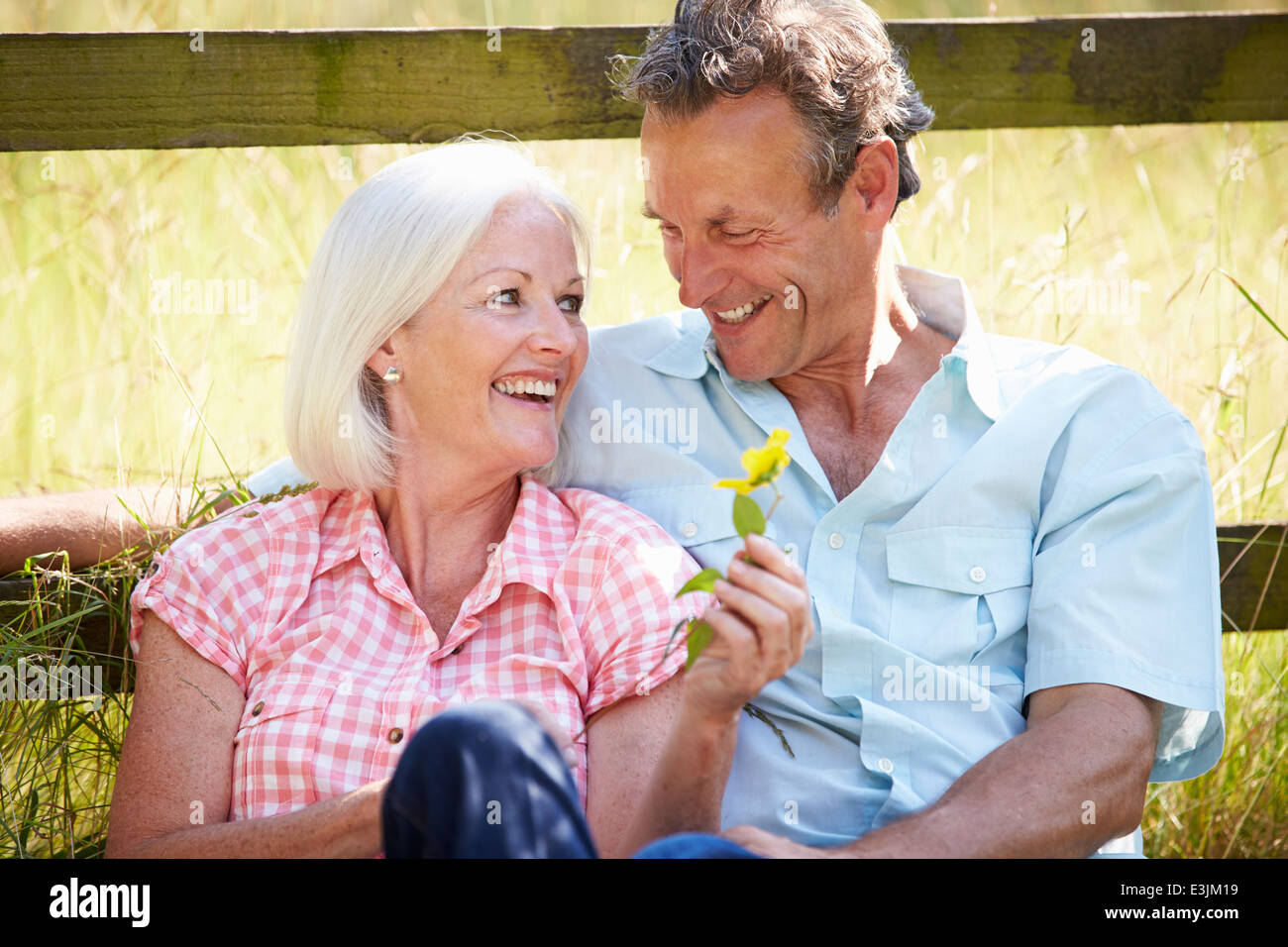 Middle aged love hi-res stock photography and images - Alamy