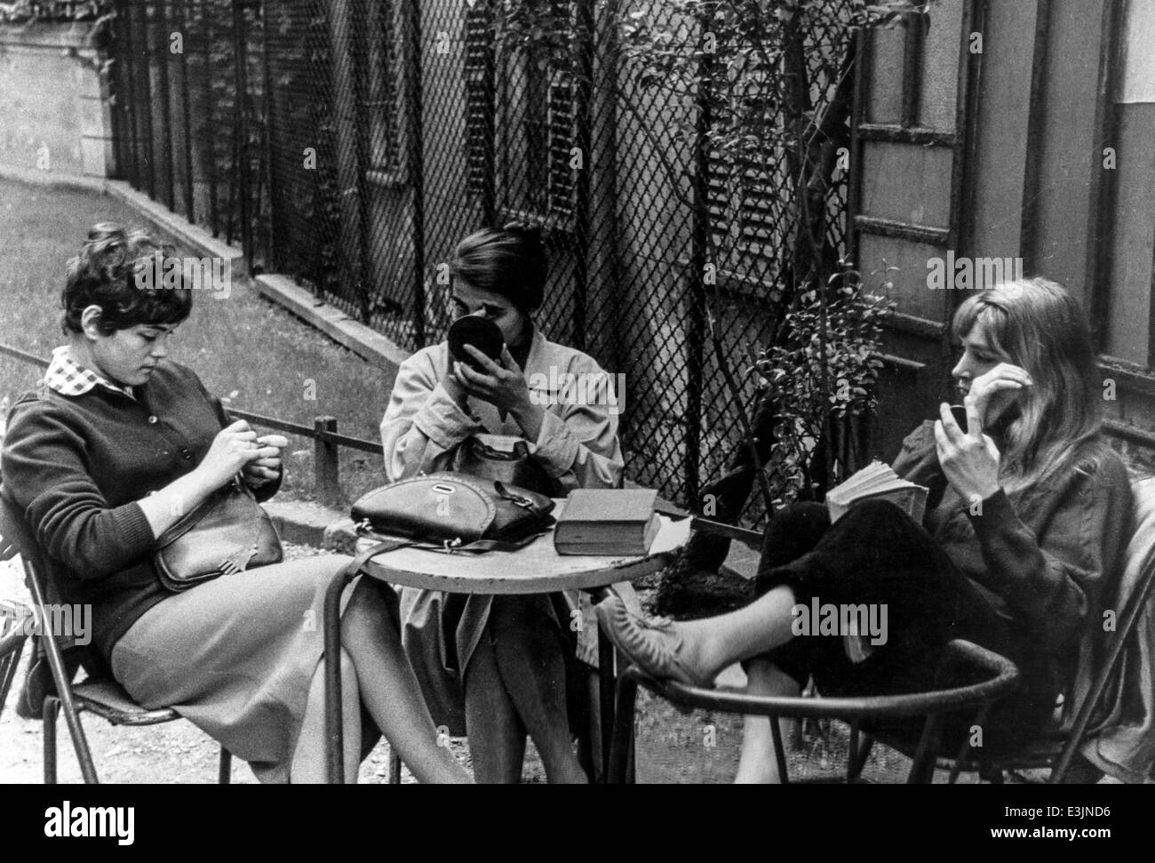 1960s historical young woman hi-res stock photography and images - Alamy