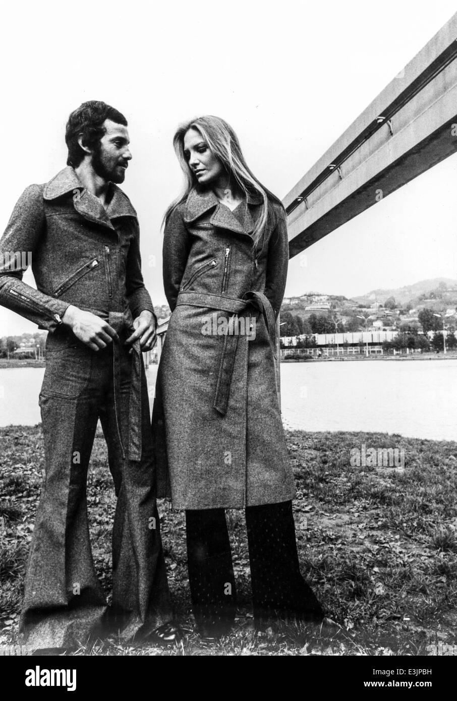 Shoot image Black and White Stock Photos & Images - Alamy