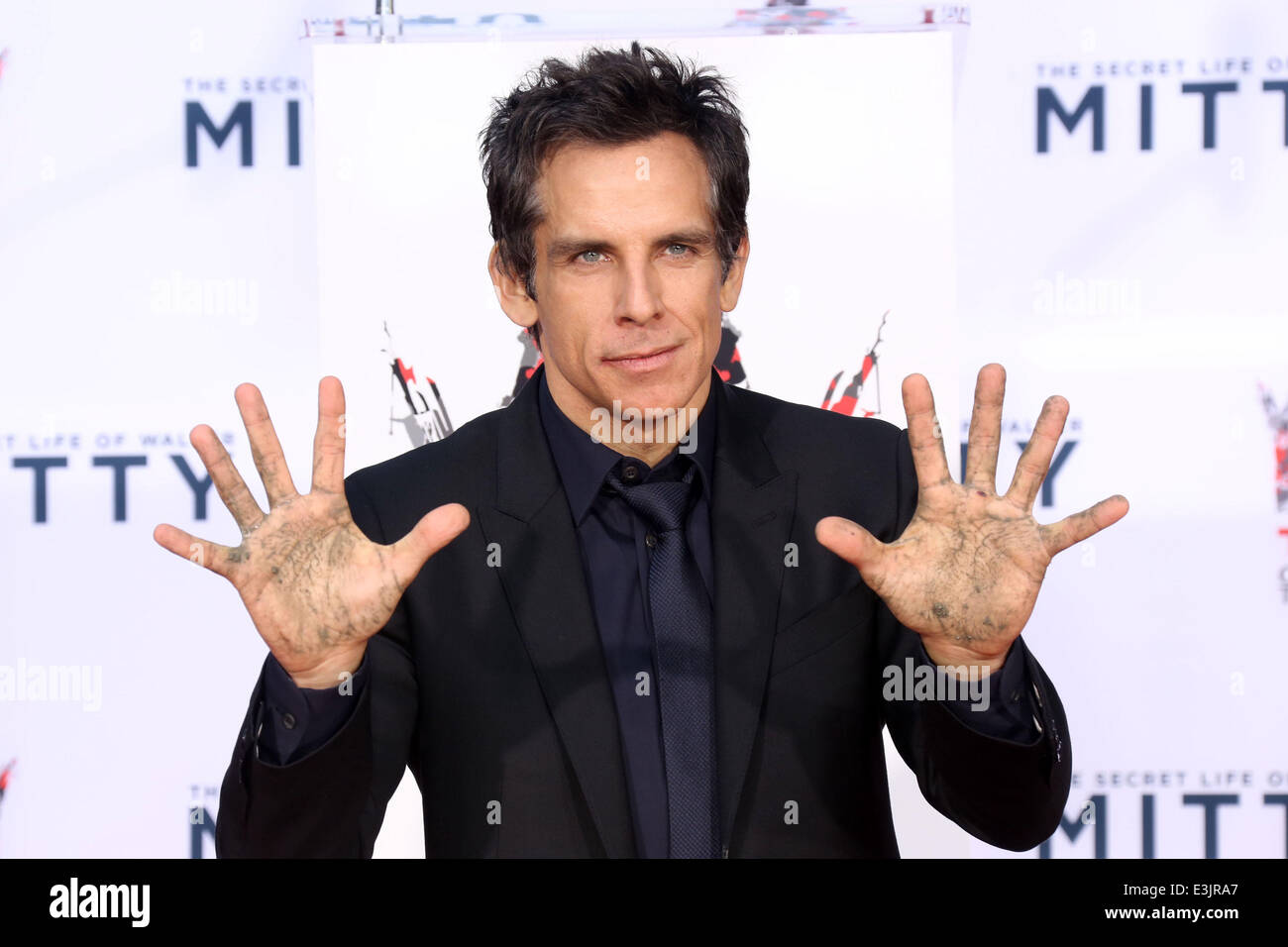 Ben Stiller Hand/Footprint Ceremony At TCL Chinese Theatre Featuring ...