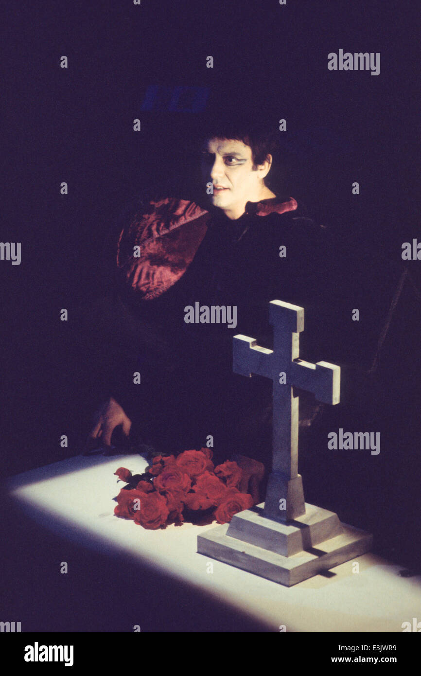 Bene personaggio hi-res stock photography and images - Alamy