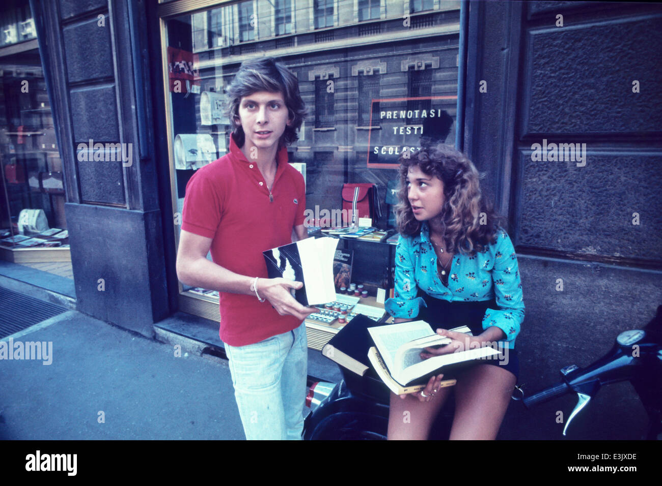 70s shops hi-res stock photography and images - Alamy