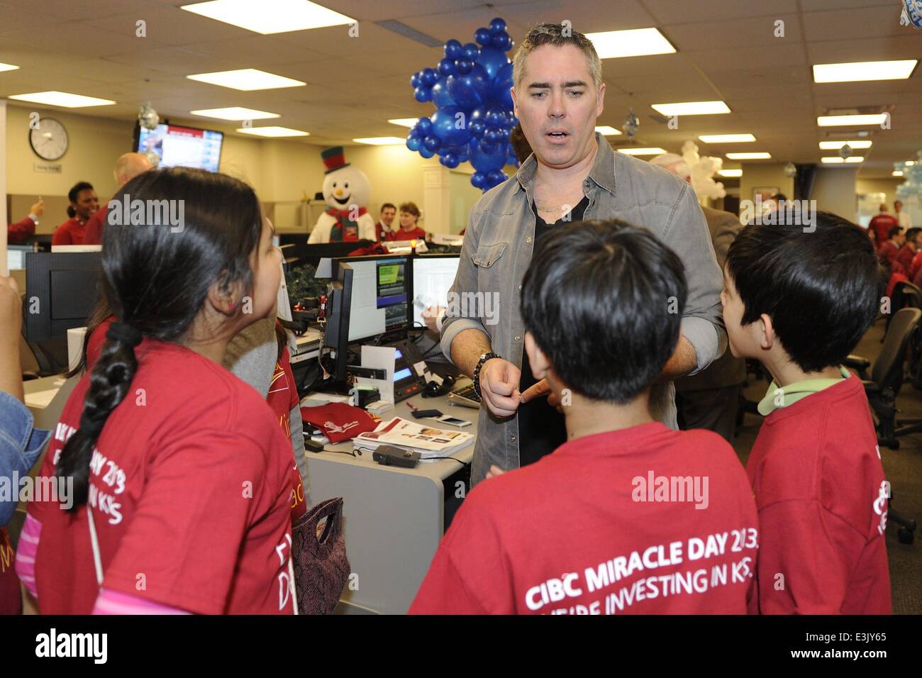 Celebrities join CIBC traders and advisors on the bank's trading floor ...