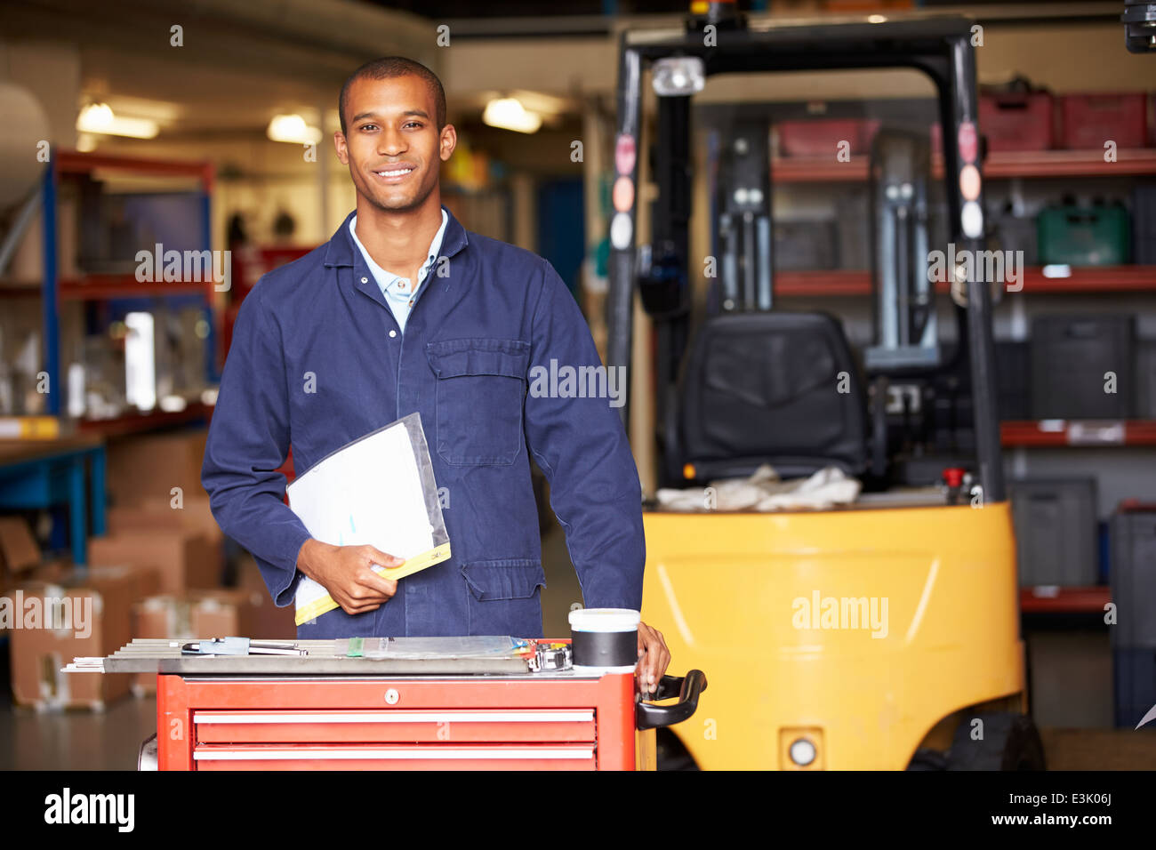 Engineer lift hi-res stock photography and images - Alamy