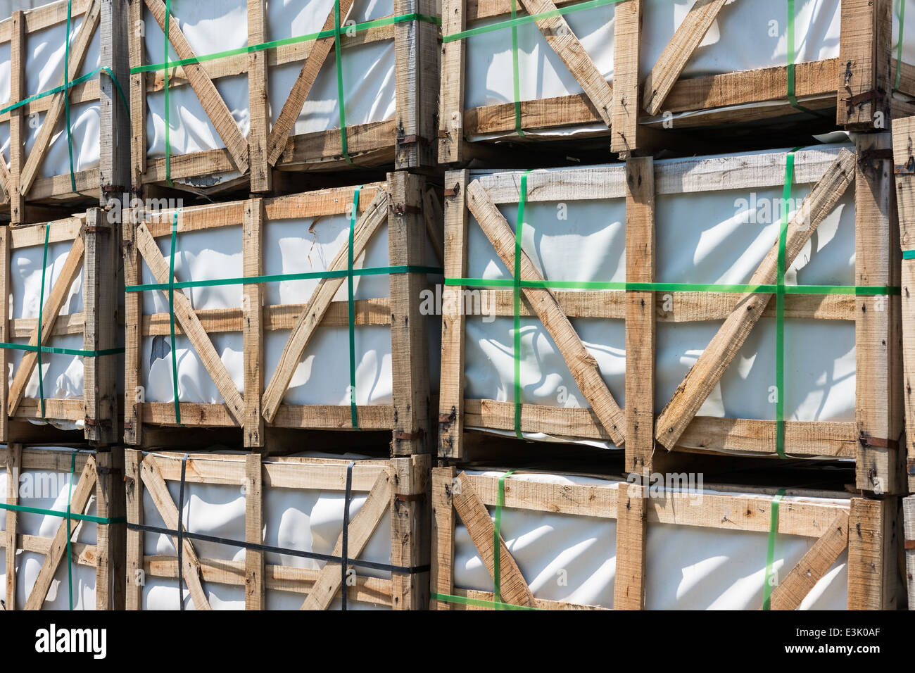 Stack of pallets hi-res stock photography and images - Alamy