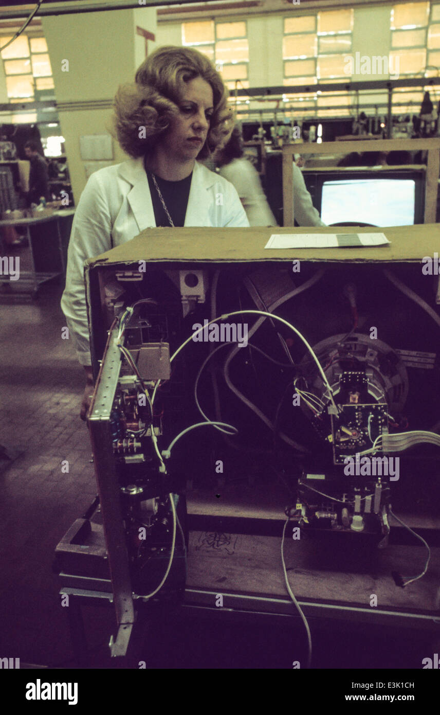 Electronics vertical hi-res stock photography and images - Alamy