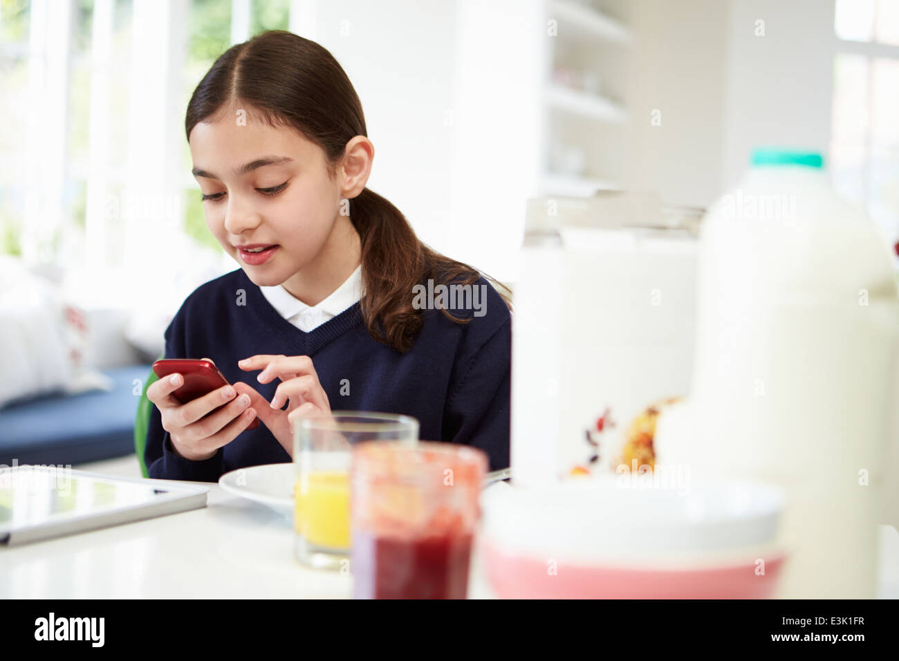 Schoolgirl uniform hi-res stock photography and images - Alamy