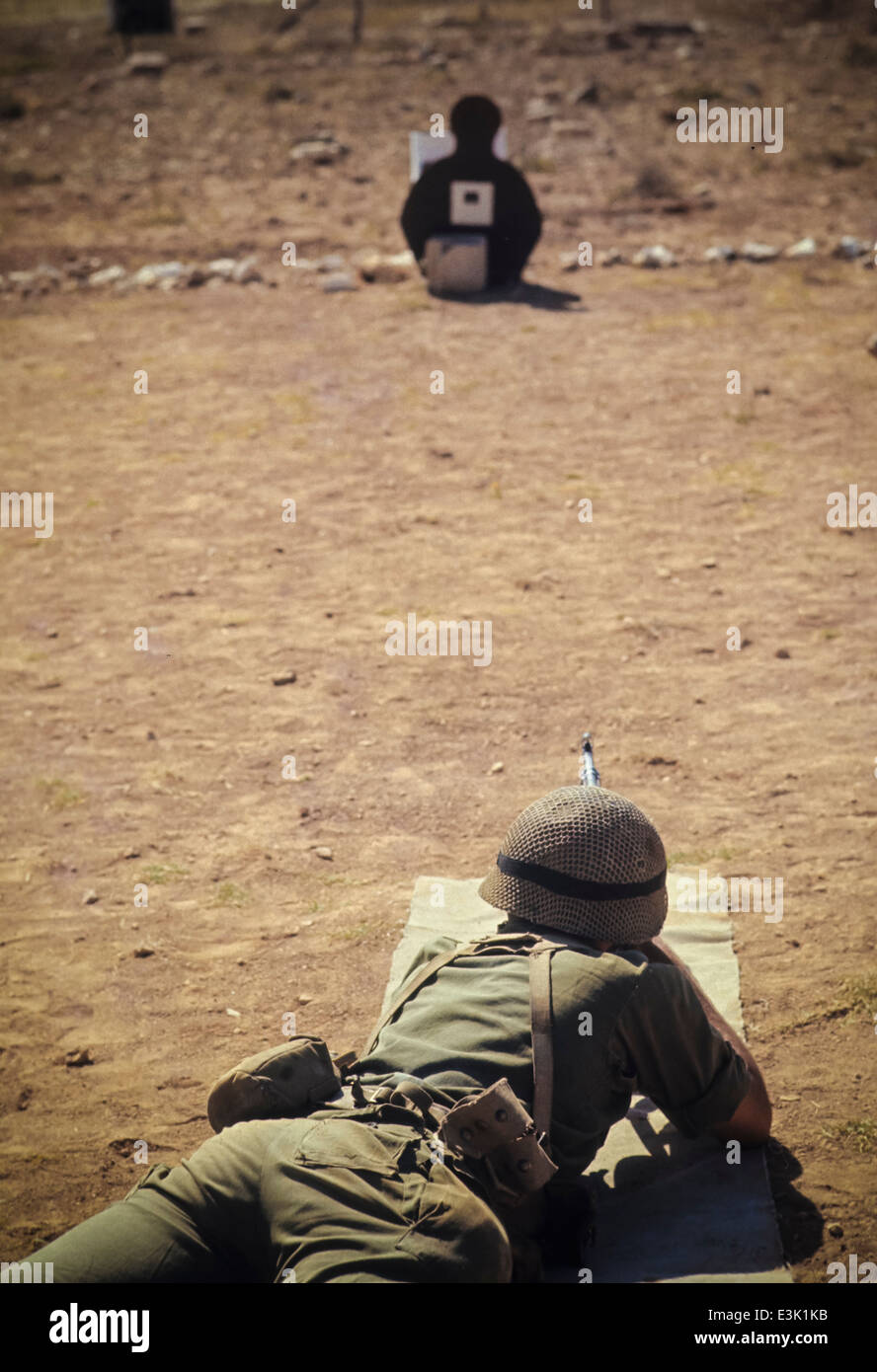 Israel soldier 70s hi-res stock photography and images - Alamy