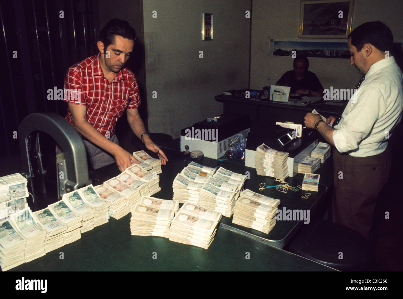 People inside bank hi-res stock photography and images - Alamy