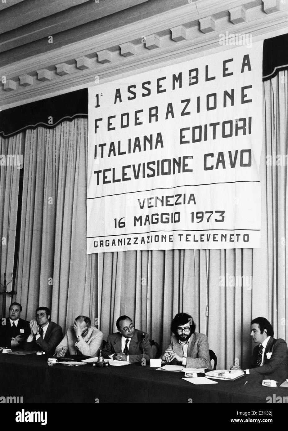 Italian reporters hi-res stock photography and images - Alamy