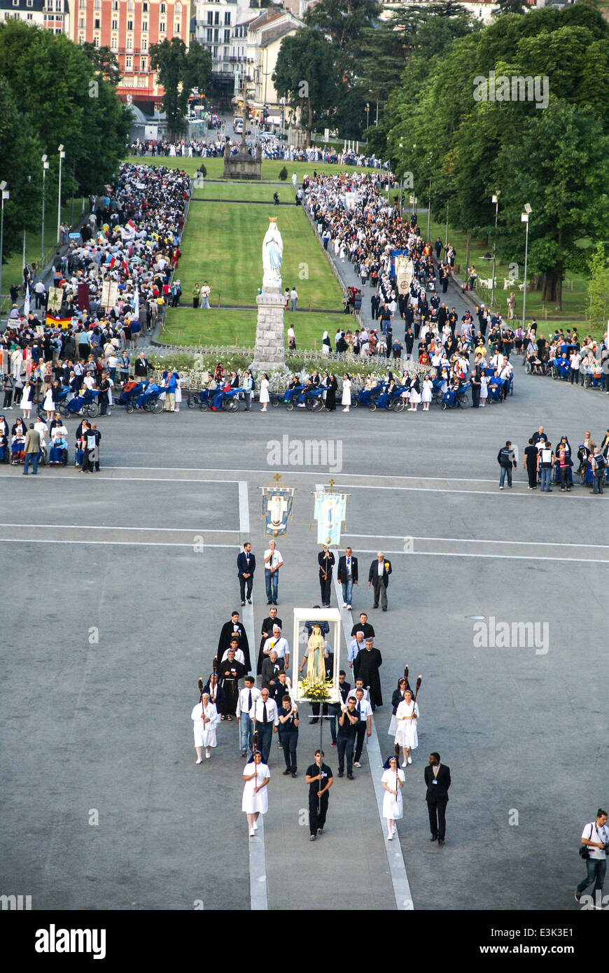 Our lady of lourdes grotto france hi-res stock photography and images ...