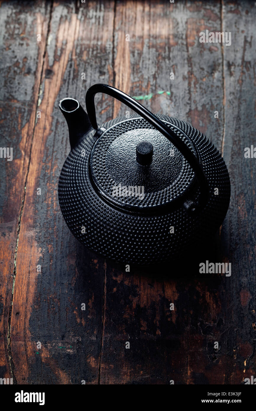 Black cast iron japanese tea pot hi-res stock photography and images ...