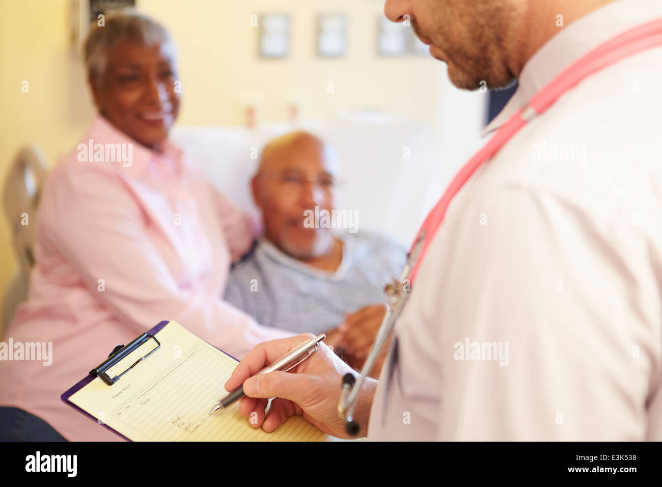 Hospital bed patient notes hi-res stock photography and images - Alamy