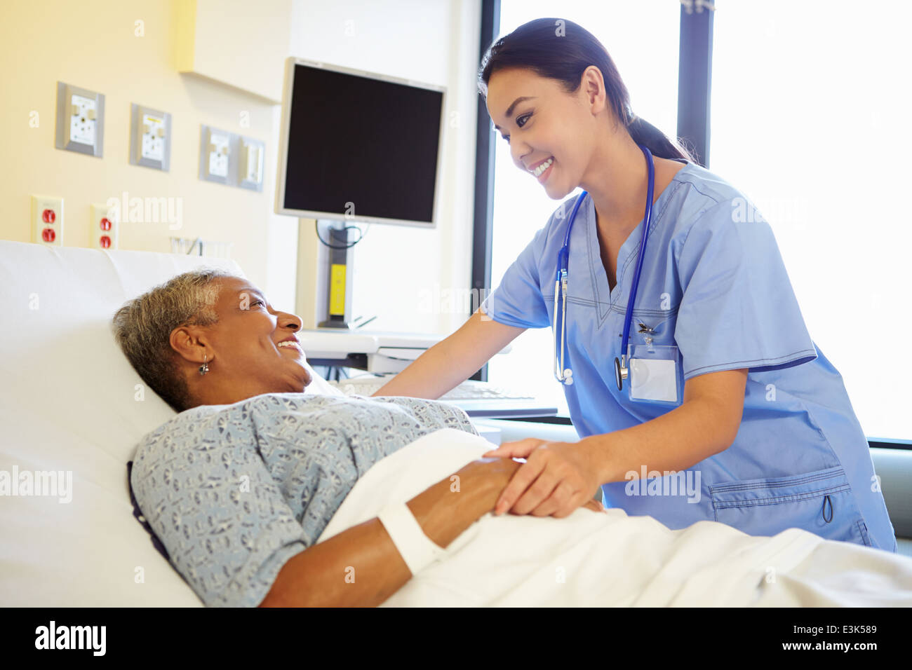 African american woman hospital bed hi-res stock photography and images ...