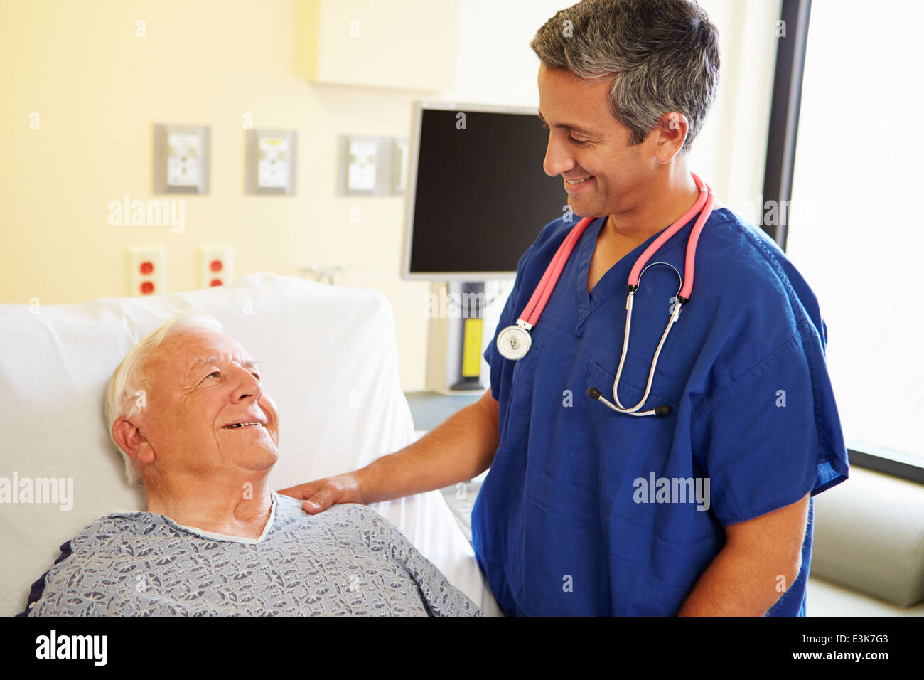 Happy male patient hi-res stock photography and images - Alamy