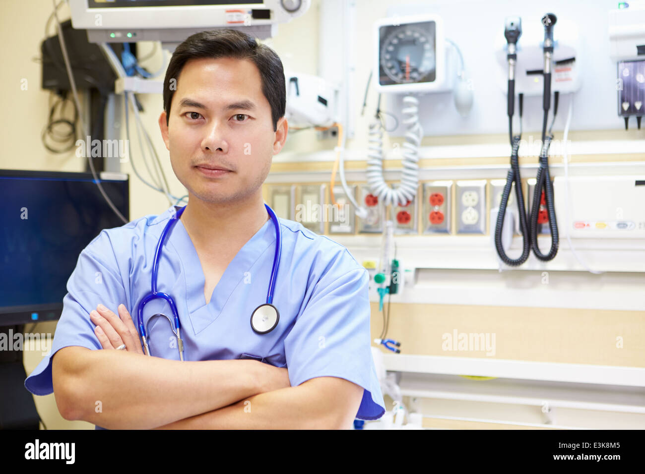 Man in emergency room hi-res stock photography and images - Alamy