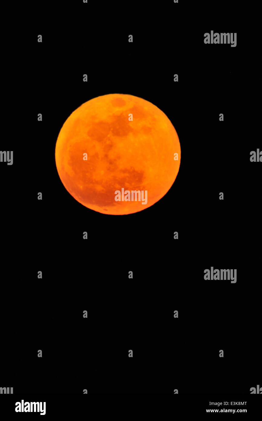 Rounded moon hi-res stock photography and images - Alamy