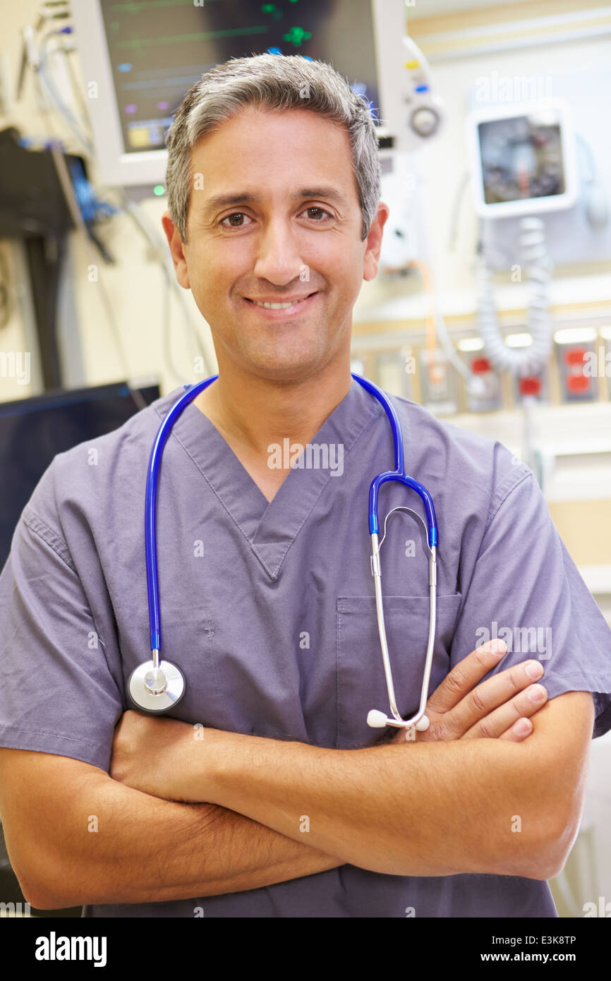 Man emergency room doctor and nurse hi-res stock photography and images ...