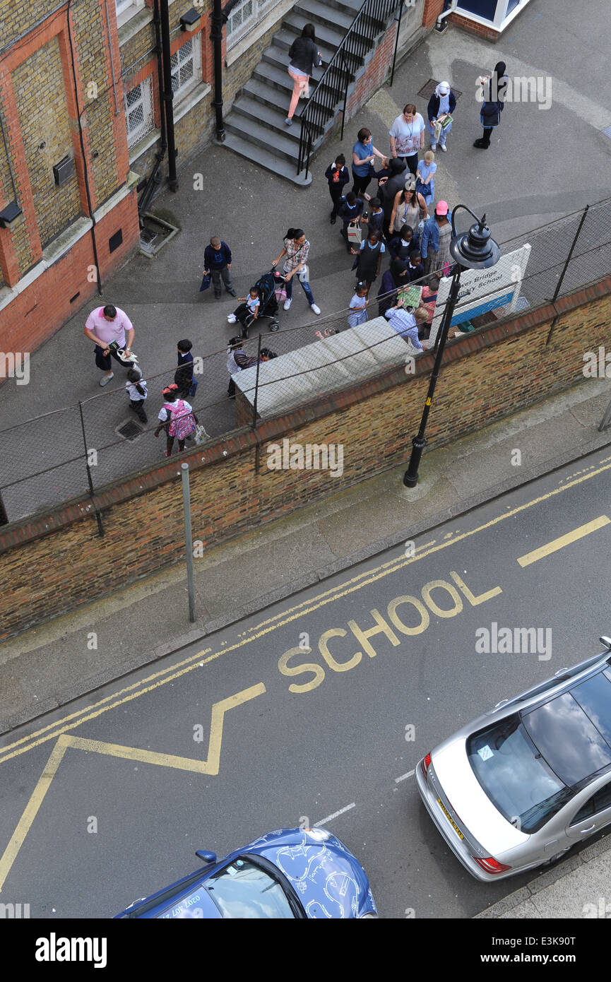 Grade one school children uniform hi-res stock photography and images ...